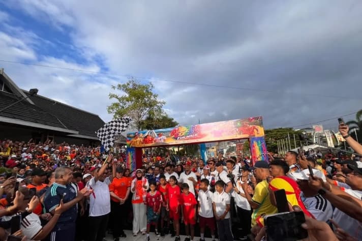 Ribuan Warga Ambon Meriahkan Piala Dunia 2026 Lewat Color Fun Walk dan ...